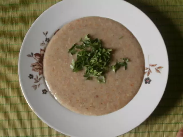 Gefruer Kantarellesuppe: wéi ze kachen, Rezepter mat Fotoen 10102_4