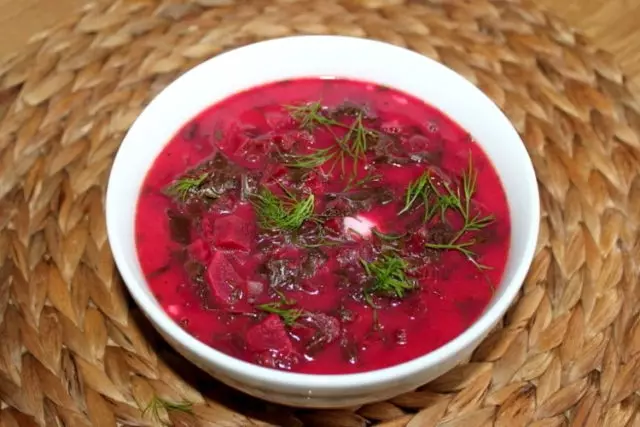 Topiau betys: ryseitiau ar gyfer borscht, betys 10301_15