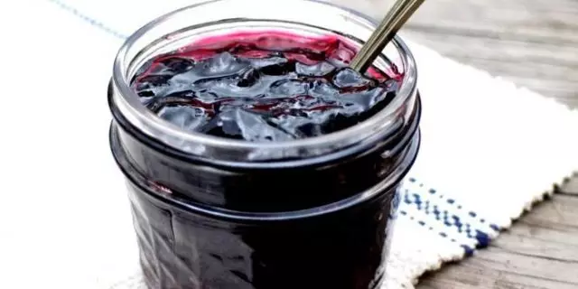 Blackcurrant yemaminetsi mashanu emaminetsi echando: kunge jelly, kuburikidza neyakagaya nyama, mu microwave 10598_2