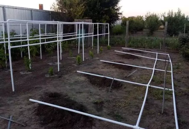 Do-it-yourself grape trellis in the country: photo, dimensions, diagram, drawings, video 107_7