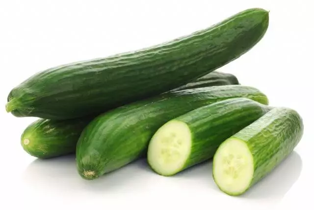 Long-fruited cucumbers in the greenhouse 11043_4