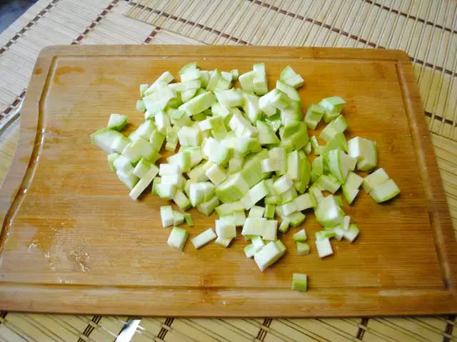 Caviglia di zucchine per l'inverno: una ricetta classica, al pomodoro, al concentrato di pomodoro, alle carote, al curry 11704_9