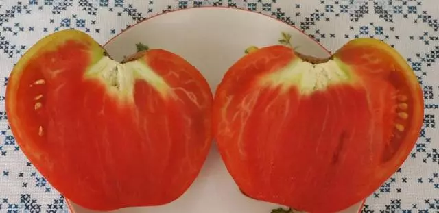 Tomato Fatima: toetra sy famaritana ny karazany 12022_2