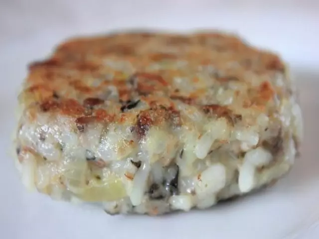 Cotolette di funghi al miele: ricette semplici e deliziose a base di funghi, cosce di funghi, con grano saraceno 12461_12