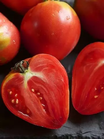 Tomato Volovye Obi: njirimara na nkọwa nke ụdị dị iche iche 12479_5