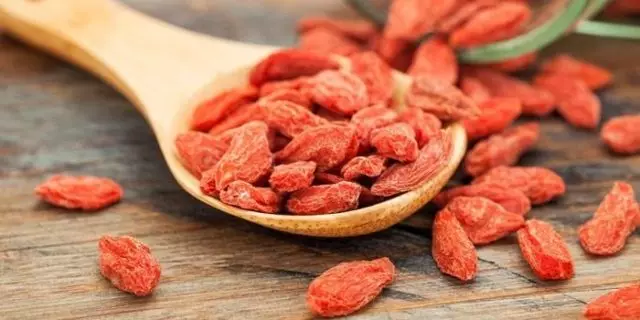 Goji berries para sa pagbaba ng timbang: totoong mga pagsusuri ng pagkawala ng timbang at mga resulta, mga benepisyo at pinsala, aplikasyon, kung paano magluto, kung paano uminom, kung paano kumain 13157_2