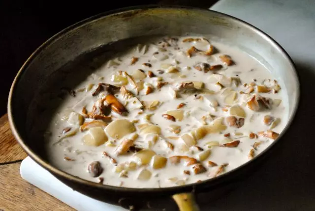 Schweinefleisch mit Pfifferlingen: im Ofen, in der Pfanne, Rezepte mit Kartoffeln, Sahnesauce 13196_6