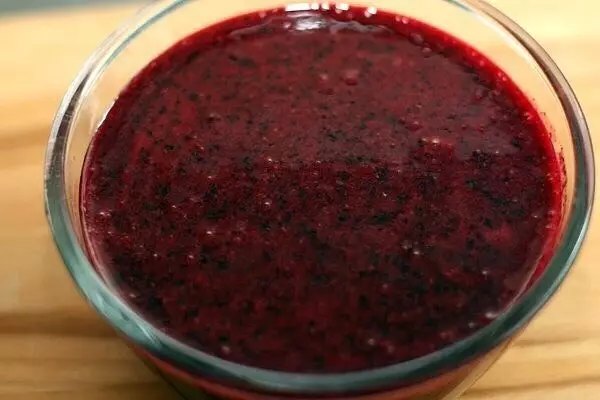 Mashed black currant para sa taglamig: mga recipe na mayroon at walang pagluluto, mga benepisyo 13337_8