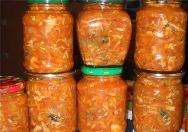 Mackerel salad for the winter: recipes with vegetables, tomatoes, in a jar 13536_5