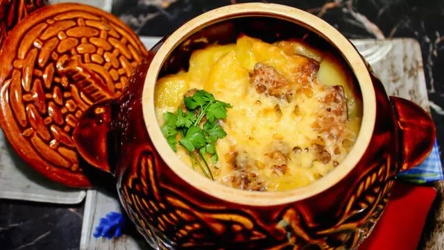 Awọn olu gigei ninu adiro pẹlu awọn poteto: bii o ṣe le ṣe ounjẹ, awọn ilana casserole, pẹlu ẹran ẹlẹdẹ 13946_2