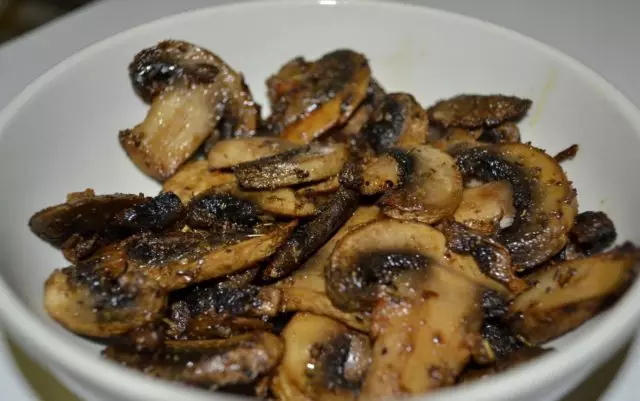 Champignons frits aux oignons: recettes avec photos 13948_23