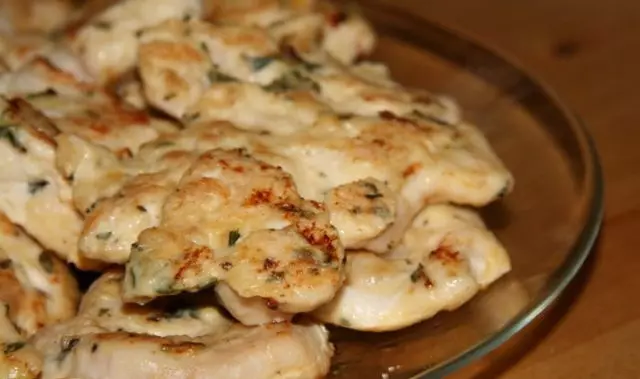 Wie man Regenschirme frittiert: muss man kochen, wie viel man frittieren, Rezepte mit Zwiebeln, Eiern und im Teig 13952_3