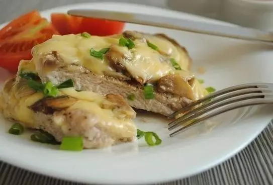 Porc aux agarics au miel: recettes avec pommes de terre, sauce crémeuse, crème sure, lait 13955_8