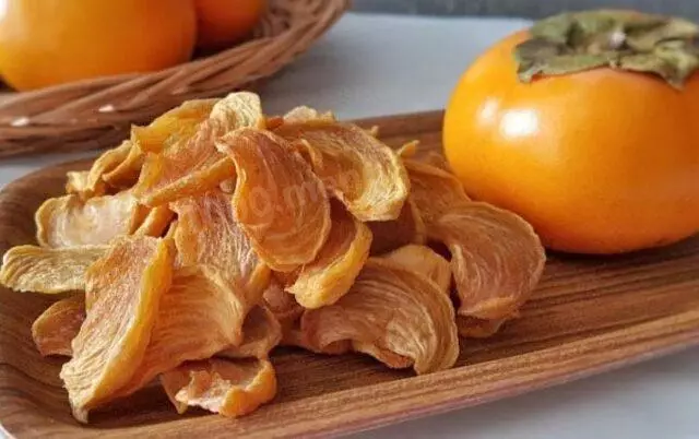 Persimmon ya gastritis yokhala ndi acidity yambiri ndi zilonda zam'mimba: ndizotheka kapena ayi 198_3