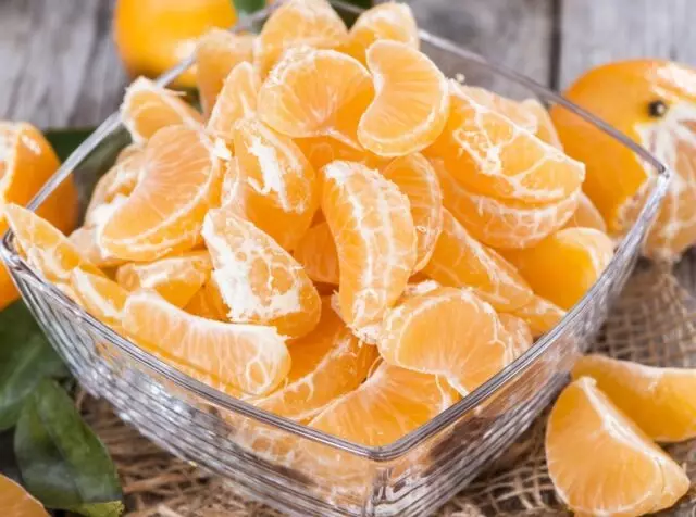 Huwa possibbli għal tangerines għal nisa tqal fl-1, fit-2 u fit-3 trimestru