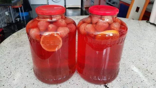 Compote de fraises: à l'orange, à l'abricot, des recettes avec des photos étape par étape 2405_5