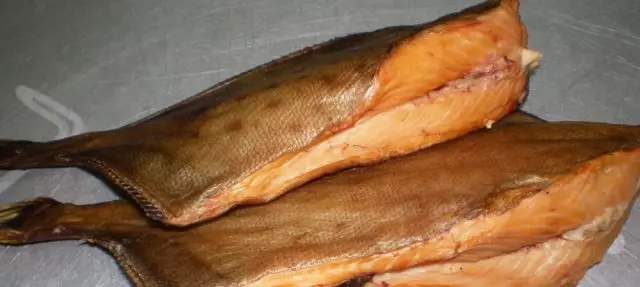 Soğuk füme halibut: fotoğraf, ne işe yarar, nasıl tuzlanır, nasıl içilir, nasıl saklanır 2440_4