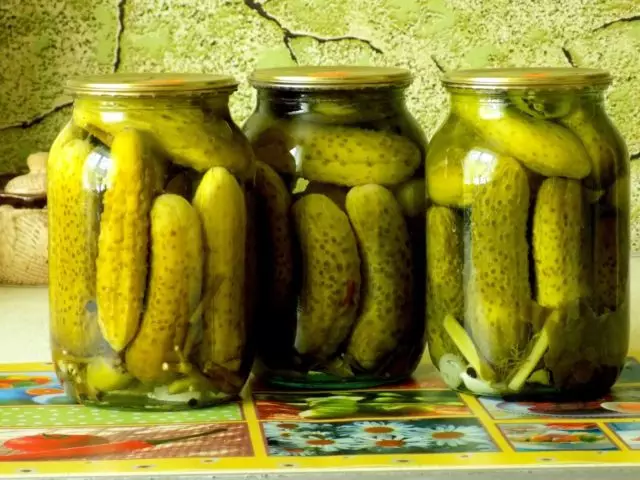 Cucumbers marinated nrog citric acid rau lub caij ntuj no: yam tsis muaj kev ua kom tsis muaj menyuam, nrog txiv qaub, vodka 2470_15