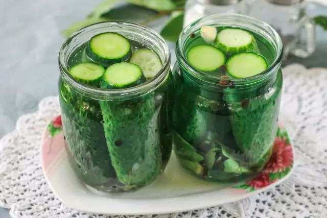 Cucumbers marinated nrog citric acid rau lub caij ntuj no: yam tsis muaj kev ua kom tsis muaj menyuam, nrog txiv qaub, vodka 2470_7