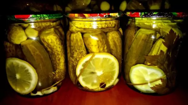 Cucumbers marinated nrog citric acid rau lub caij ntuj no: yam tsis muaj kev ua kom tsis muaj menyuam, nrog txiv qaub, vodka 2470_9