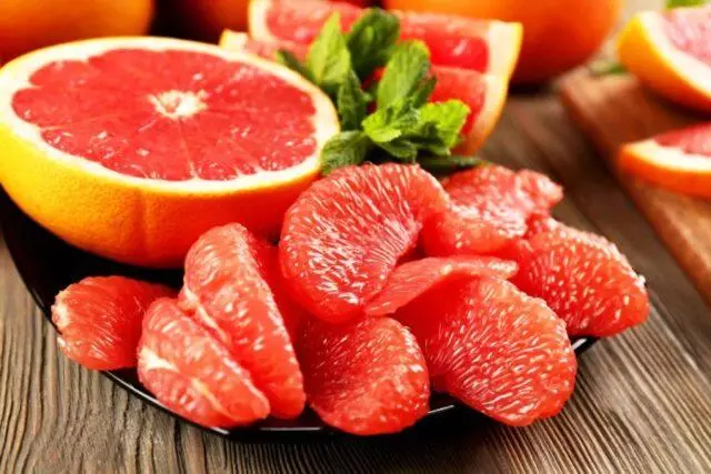 Sucul de grapefruit: beneficii și daune pentru organism, conținutul de calorii, compoziția, modul de preparare 2491_2