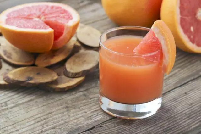 Sucul de grapefruit: beneficii și daune pentru organism, conținutul de calorii, compoziția, modul de preparare 2491_4