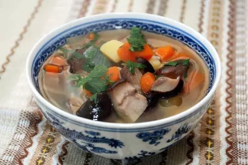 Sup jamur porcini kering: resep klasik, dengan jelai, ayam, daging 2522_8