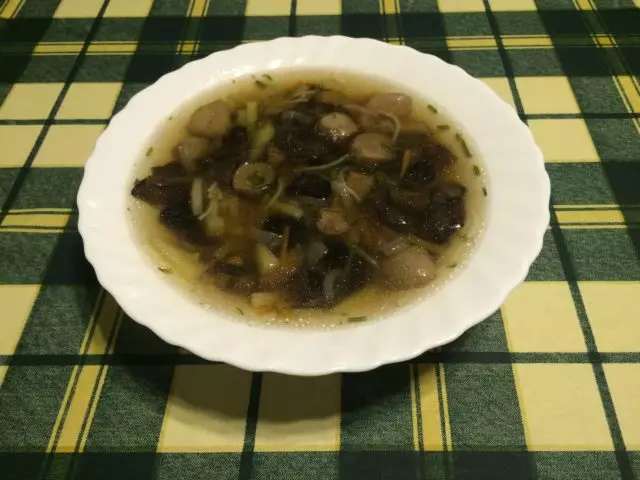 Boletus na sopas: sariwa, nagyeyelong, pinatuyong, kung magkano ang magluluto ng kabute, larawan 2530_4