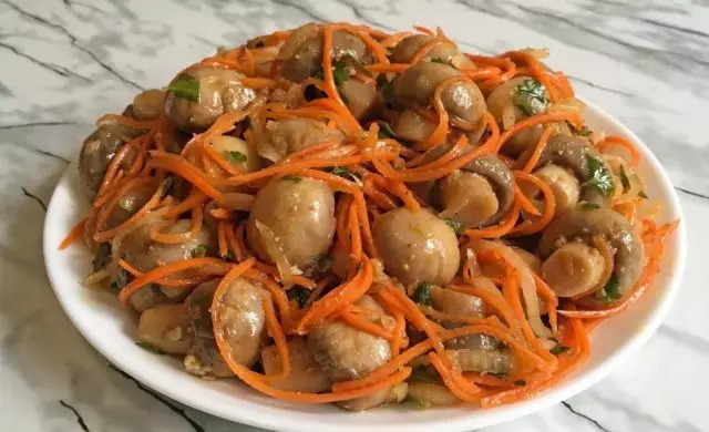 Champignons ji bo zivistanê di kûpan de: meriv çawa digire, rêçikên amadekariyên li malê 2615_6