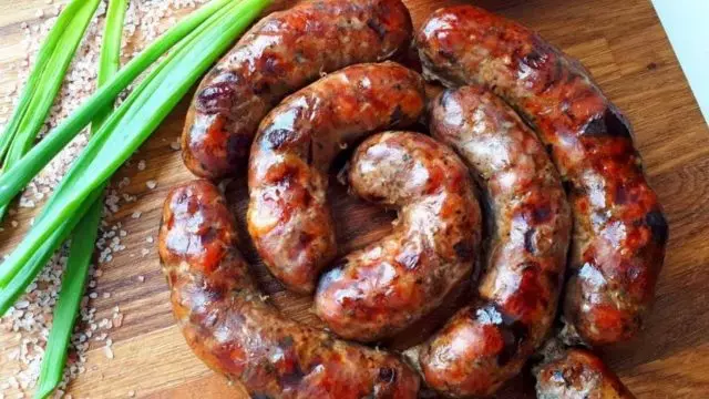 Homemade pork sausage in guts: delicious recipes with photos 2616_6