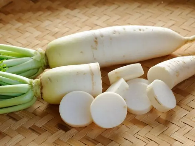 Daikon: fördelar och skador för kroppen 3268_9