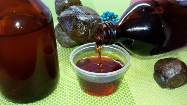 Tincture propolis: airíonna míochaine agus contraindications, oidis, conas a ghlacadh 3539_11