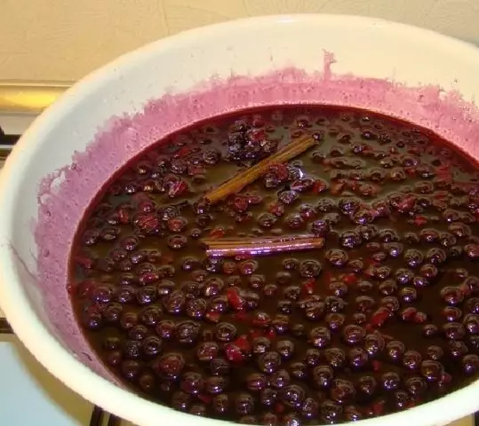 Chokeberry jam: recipes with nuts, five minutes, with plums, with cinnamon 4452_7