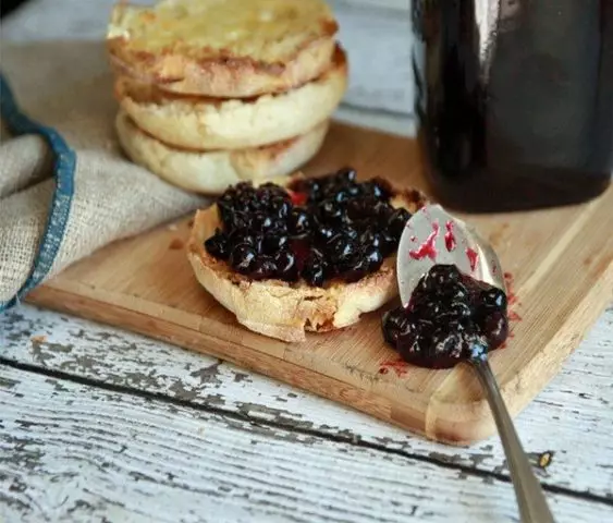 Resep jeli blackcurrant untuk musim dingin: dengan gelatin, fruktosa, pada agar-agar 4580_12