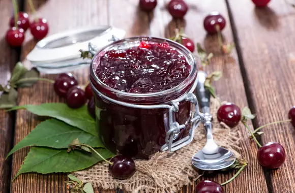 Mermelada de cereza con gelatina para el invierno: recetas simples paso a paso con fotos, sin hueso. 4608_5