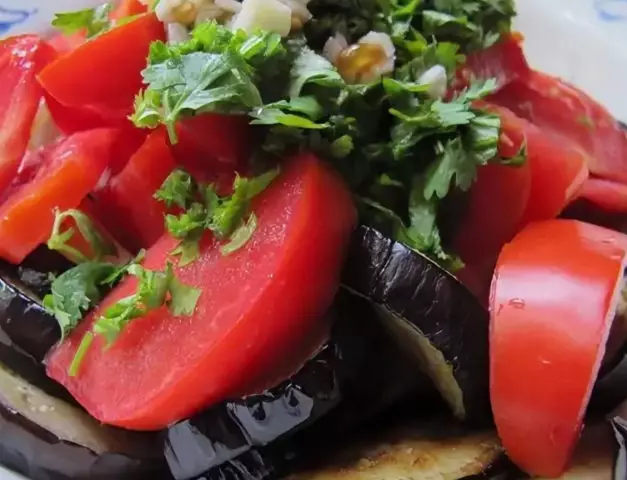 Eggplants for the winter with basil and garlic: with and without tomatoes, like mushrooms, pickled, fried 4618_8