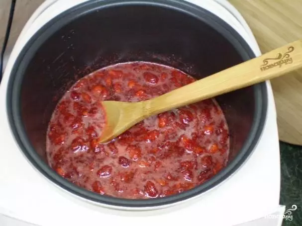 Strawberry jam sa isang mabagal na kusinilya 4623_1