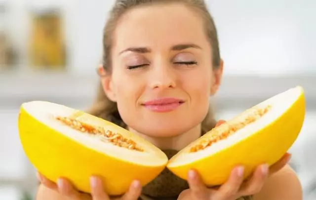 Melon: benefits and harms to the health of the body, for women, for pregnant women, vitamins, calories, how to take with weight loss, with pancreatitis 5123_3