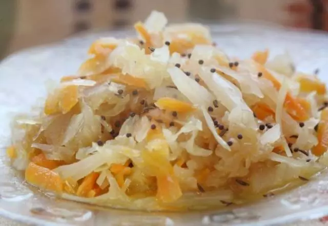 Sauerkraut: resep untuk kaleng 3 liter 556_7