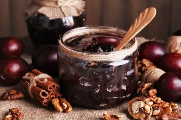 Prune jam para sa taglamig: pitted, pitted, limang minutong resipe, sa tsokolate, na may mga walnuts 9210_6