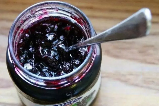 Blackcurrant jelly: how to cook, recipes for the winter 9275_4