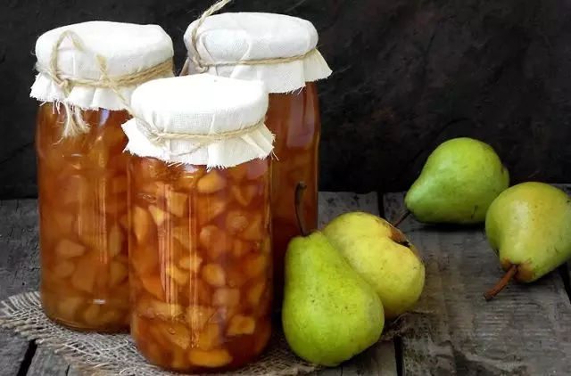 Pear jam rau lub caij ntuj no: nrog plums, nrog txiv apples, nrog lingonberries, hauv lub tshuab ua qeeb, nrog cov noob paj noob hlis, nrog cinnamon, los ntawm qus qus, tsib feeb 9303_1