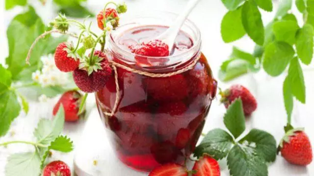 Jam strawberry: sareng mint sareng lemon, basil, resep kanggo usum salju, lima menit, ulasan 9306_9