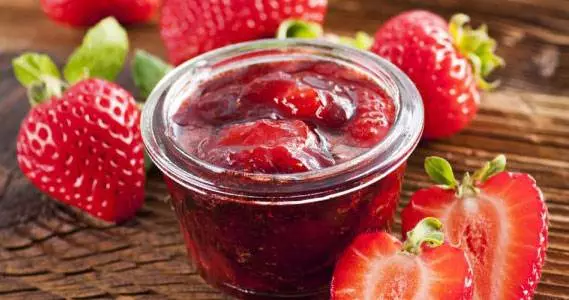 Jam strawberry kandel pikeun usum salju: resep + poto 9344_1