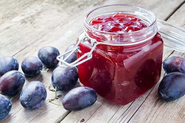 Pitted Prune Jam: 5 Recipes 9350_1