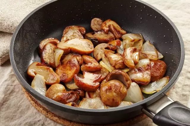 Jamur Porcini: berapa banyak untuk menggoreng segar, beku, kering, resep 9508_4