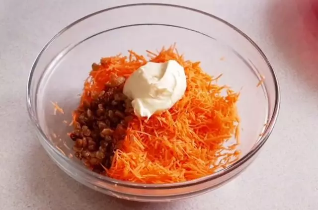 Meeschtesch Salade: e klassescht Rezept mat enger Foto Schrëtt fir Schrëtt 9626_19