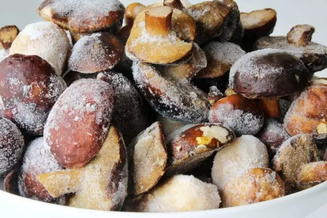 Freezing boletus: fresh, boiled, processing before freezing in the freezer 9696_5