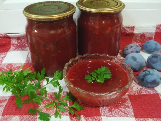 Ketchup de ameixas para o inverno: 10 receitas 9808_8