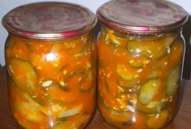 Saladên xiyaran di ava tomatoyê de ji bo zivistanê: birrîn, parçe, perçe, rêçikên gav-gav-gav ên bilez û xweş ên bi wêne, bêyî sterîlîzekirin 9822_13